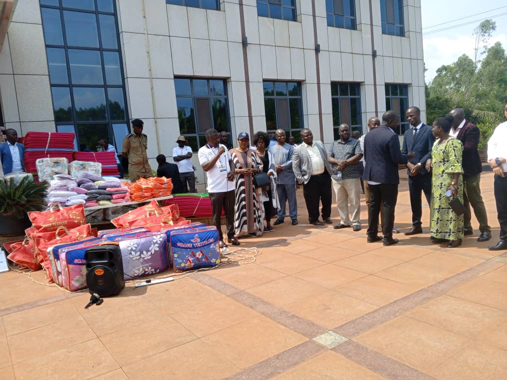Inzuyamasaba receives items worth Shs100M from Chinese for Bulambuli ...
